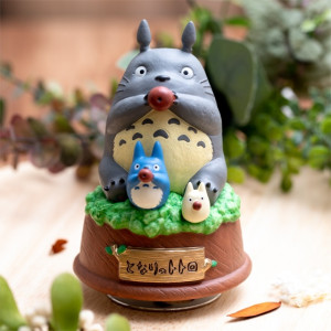 Great Musical Statue Totoro blows the ocarina - My Neighbor Tororo