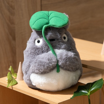 Peluche Nakayoshi Totoro Gris avec feuille - Mon Voisin Totoro