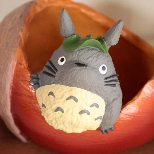 Big Totoro & Acorn Planter - My Neighbor Totoro